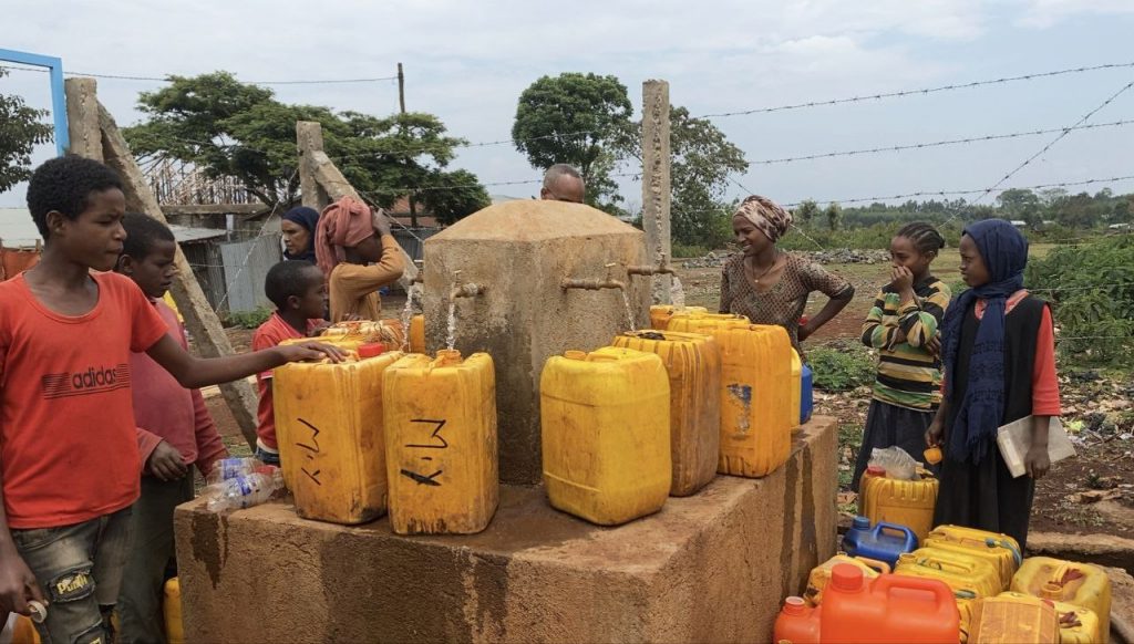 Oromiyaatti piroojektoonni bishaan Dhugaatii namoota kuma 600 ...