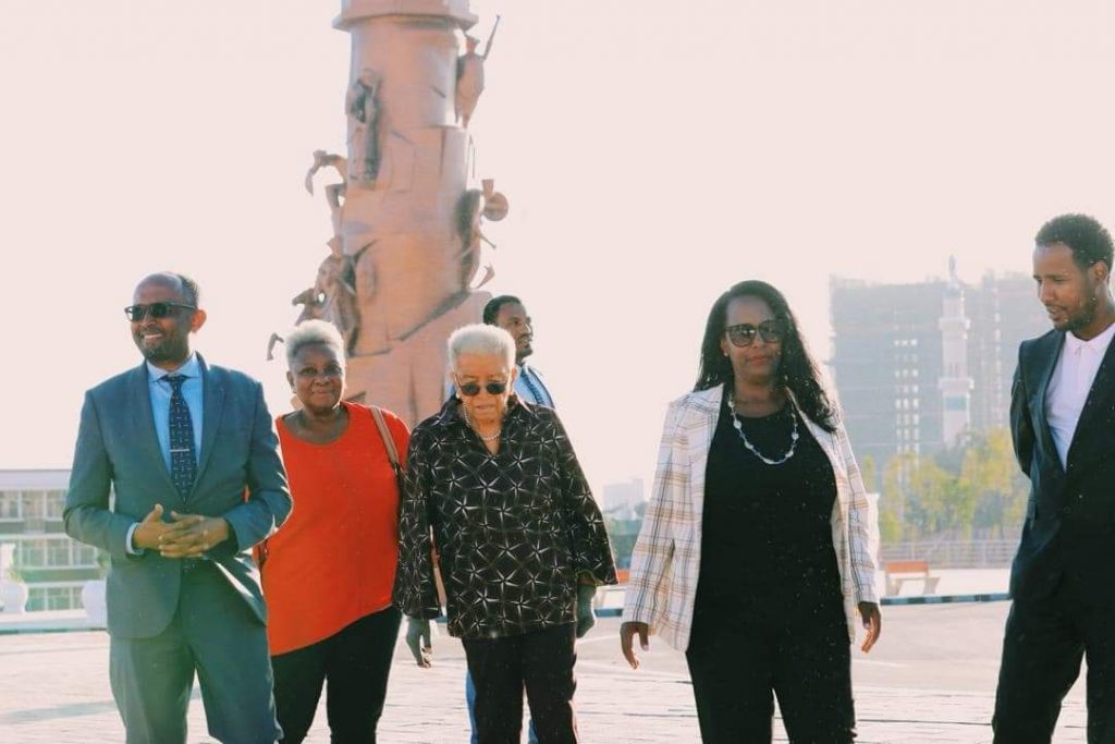 Pireezidaantiin duraanii Laayibeeriyaa Eelan Joosan Sarliif Yaadannoo ...