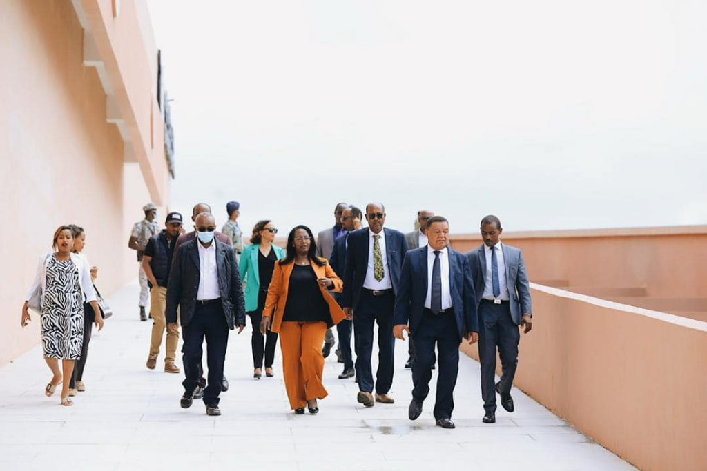 Pireezidaantiin duraanii FDRI Ambaasaaddar Mulaatuu Tashoomaan ...