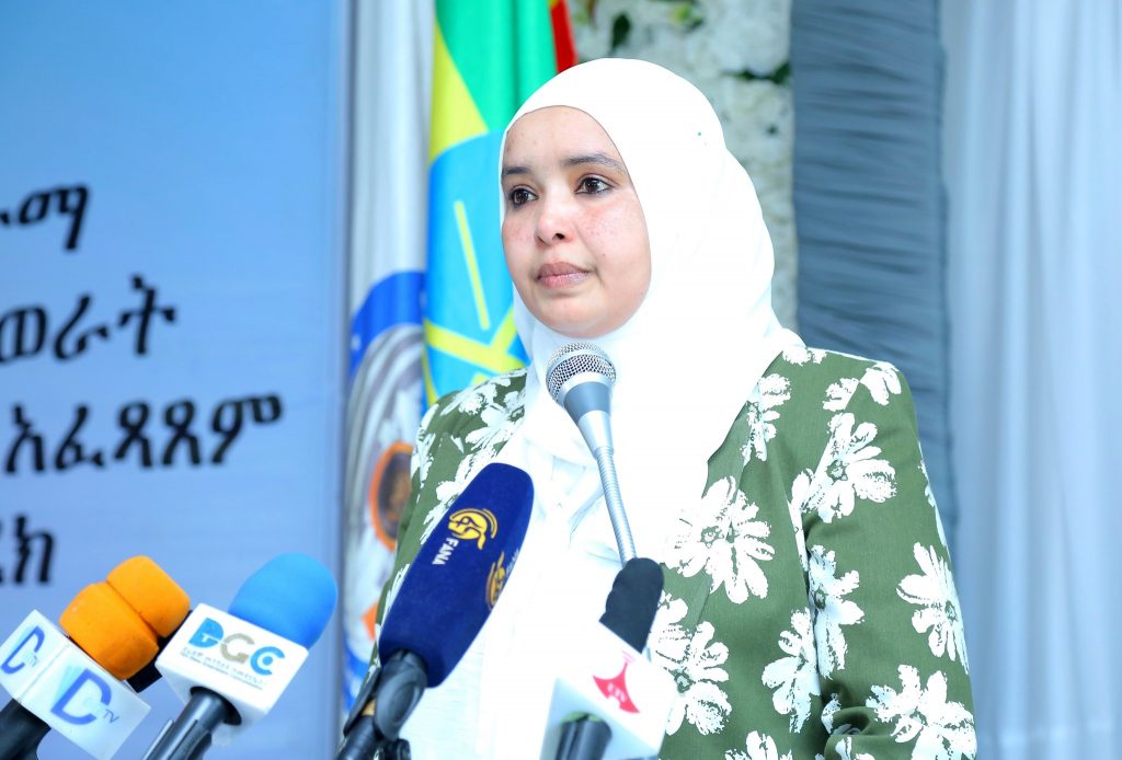 Ministeerichi baatiwwan Arfan darban galii Birrii biiliyoona 300 fi ...