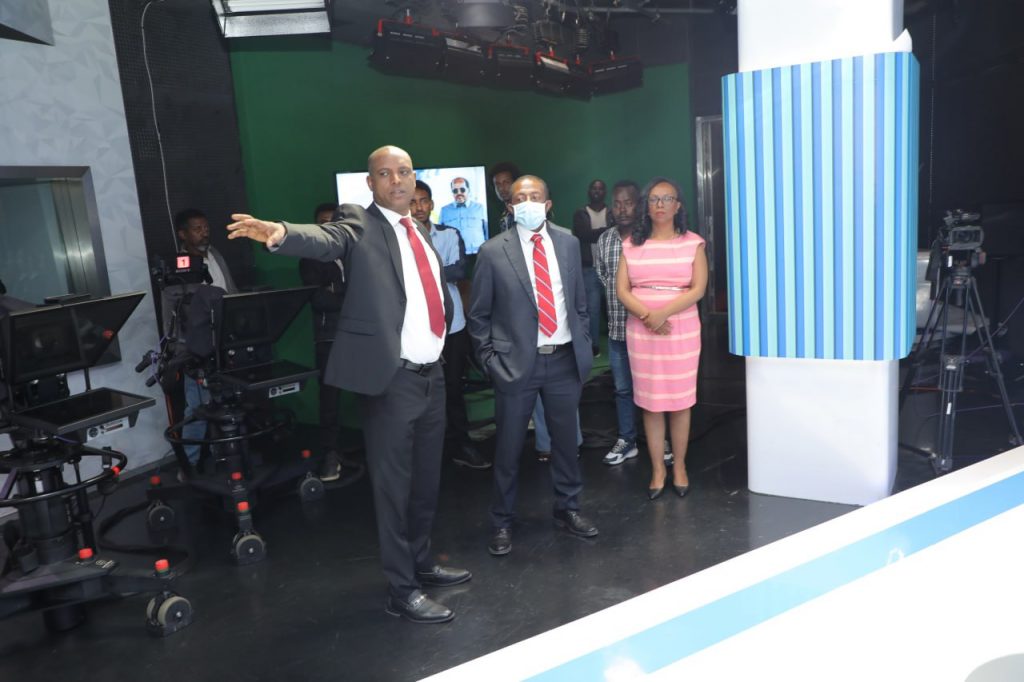 Yuunivarsiitiin Finfinnee Faanaa Miidiyaa Korporeeshin waliin tumsaan ...