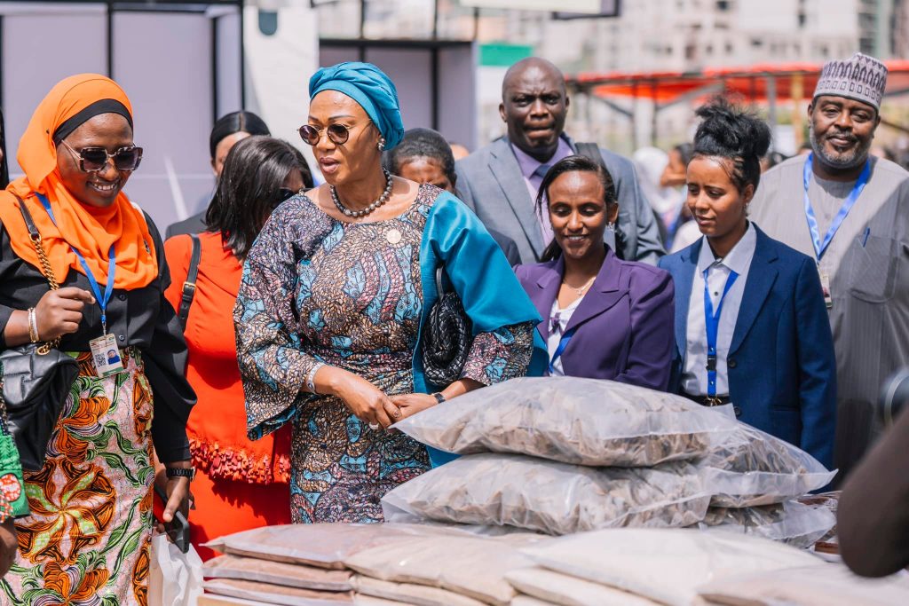 African first ladies visit an exhibition at Friendship Park – Welcome ...