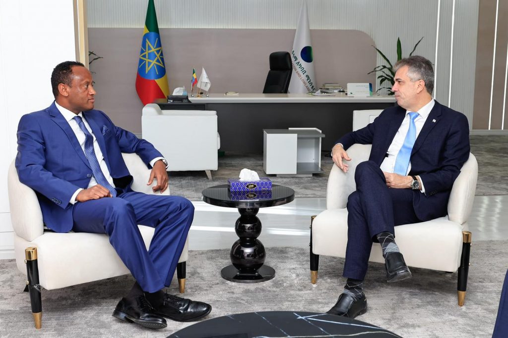 Irrigation and Lowlands Minister Abraham Belay confers with Israeli ...