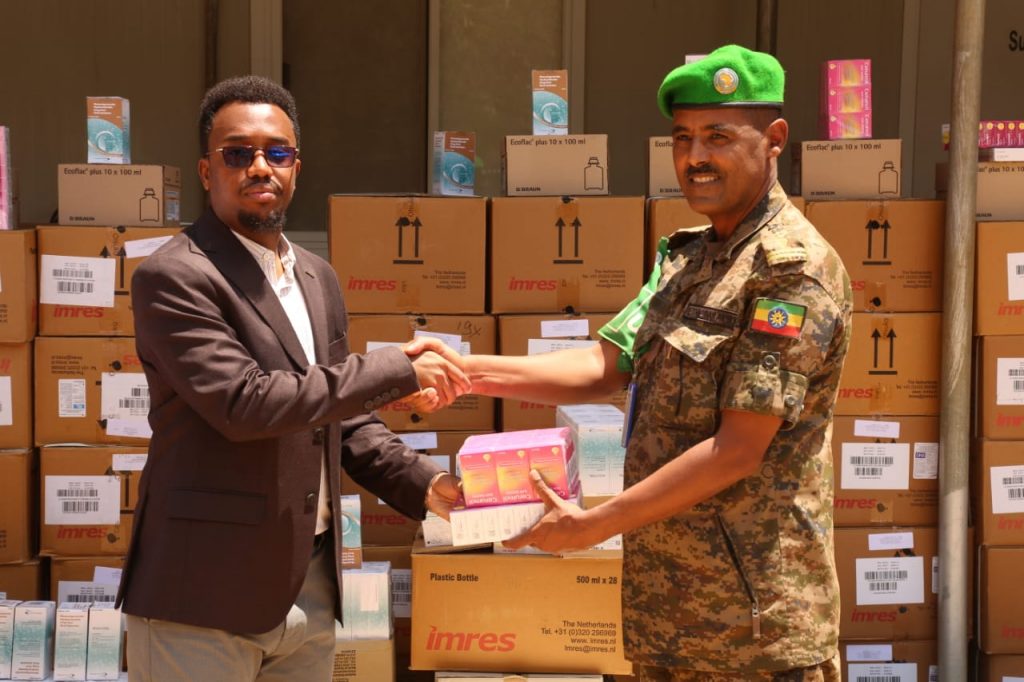 ENDF troops donate medical supplies to Bay Regional Hospital in South ...