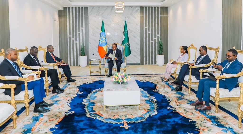 Pres. Taye receives a message from President of Angola and current AU ...